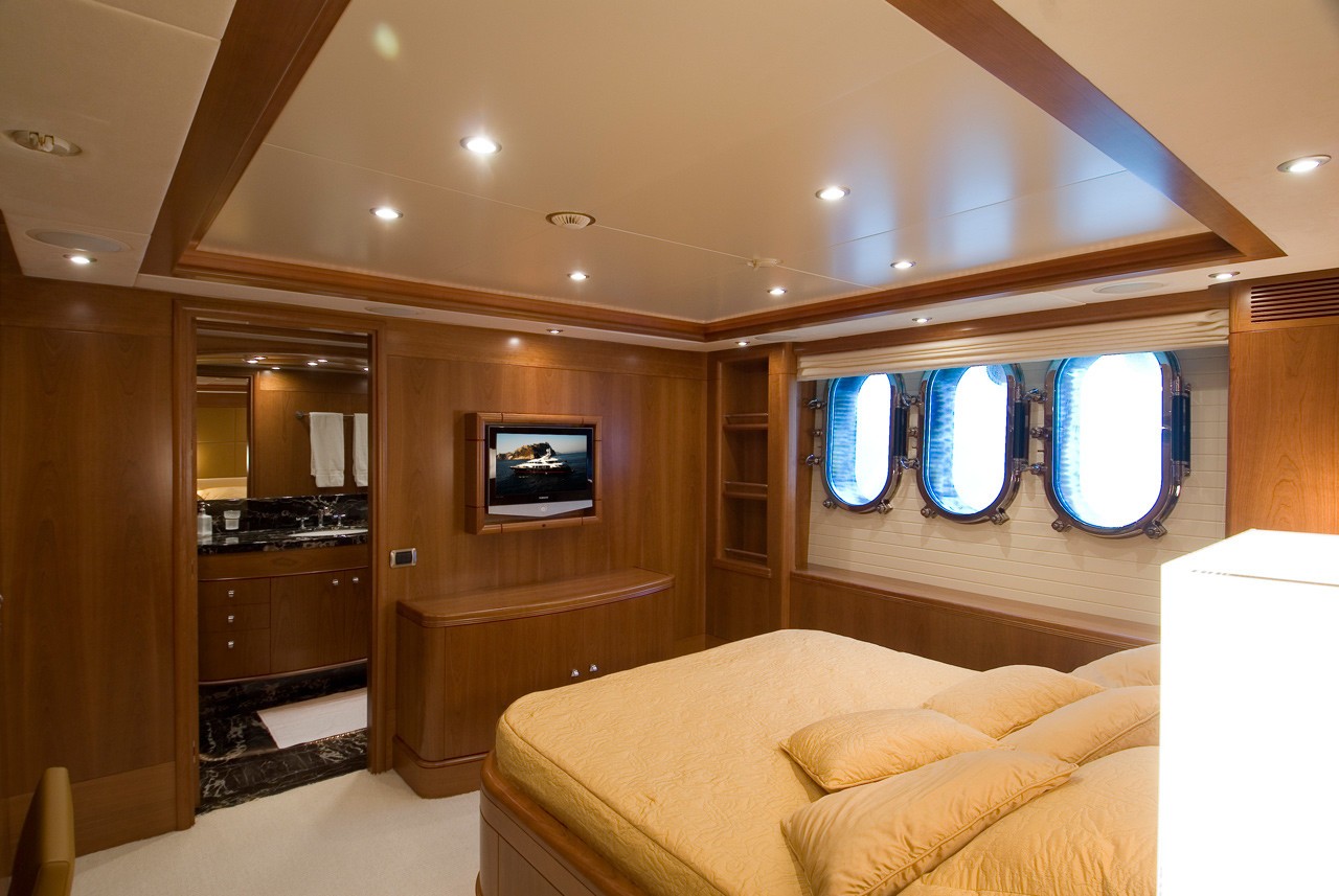Yacht BLUE VISION, Benetti Yachts | CHARTERWORLD Luxury Superyacht Charters